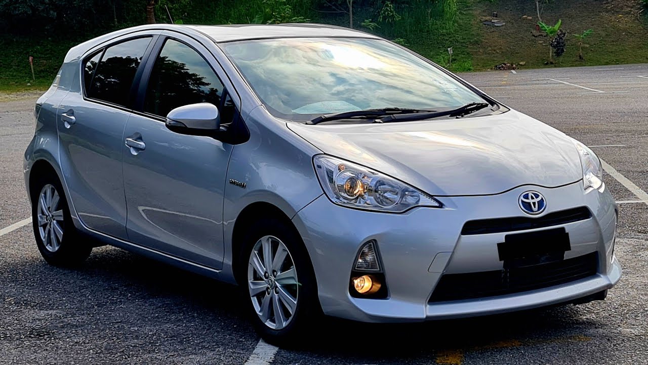【WALK AROUND】Toyota Prius C 1.5 Hybrid 2012 - IMPORTED BARU - YouTube