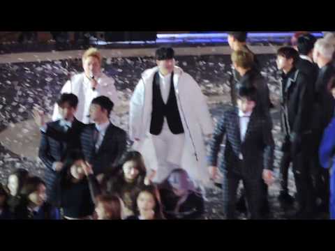 [FANCAM 직캠] 171104 EXO CBX 엑소 첸백시 Interactions/ waving at EXO-L Dream Concert Pyeongchang 드림 콘서트 평창