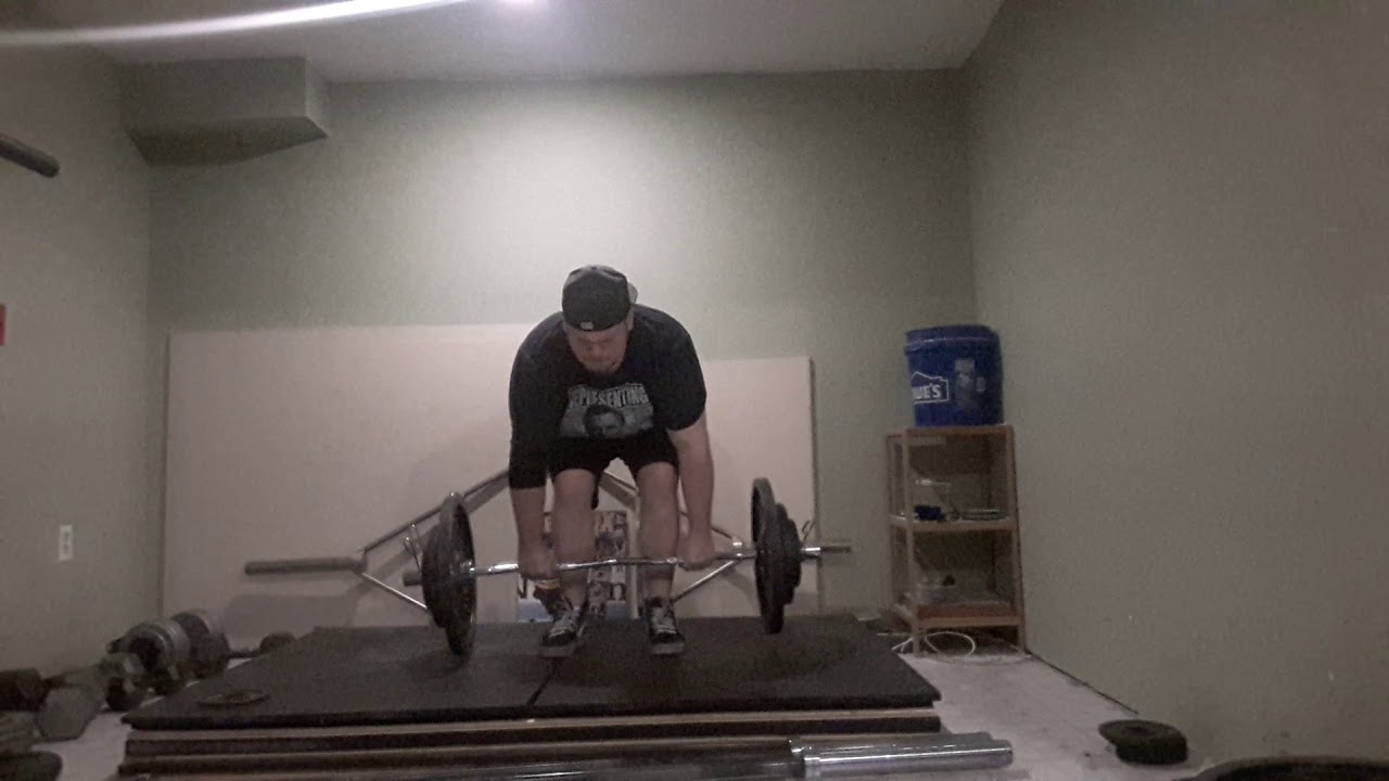 180 lbs x 20 | Curl Bar Row - YouTube