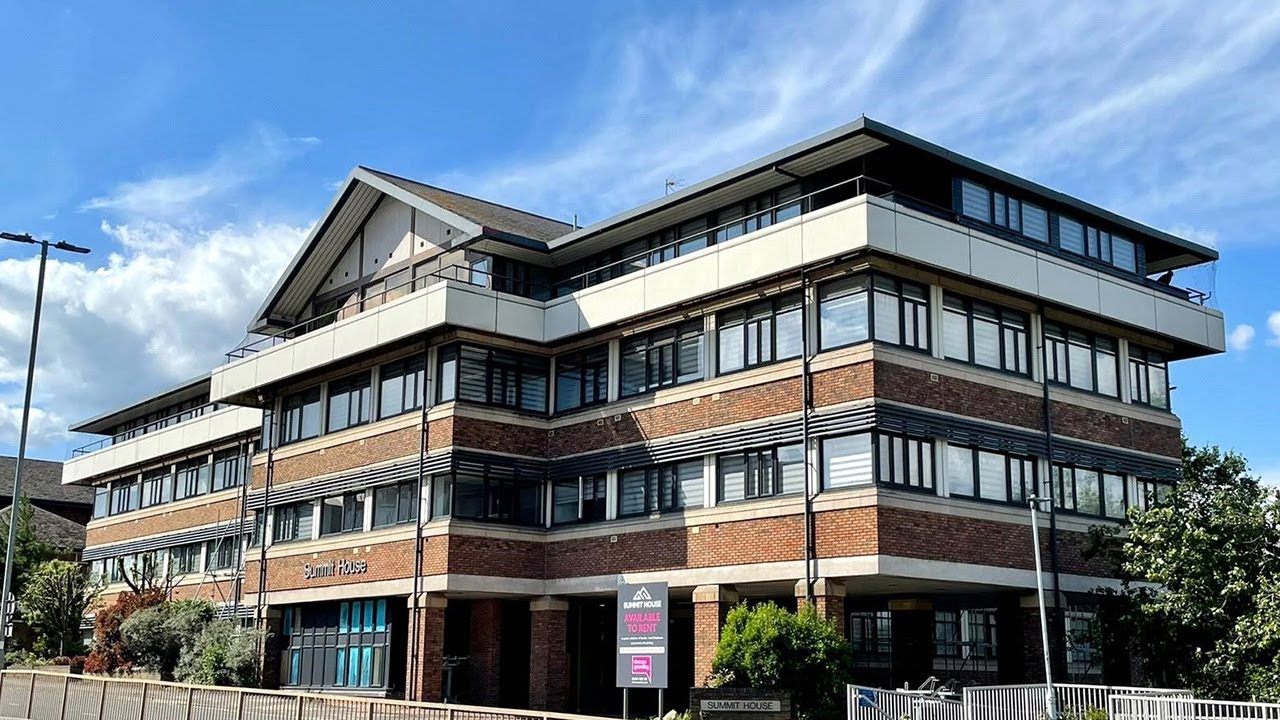 Summit House Studio, London Road - Property Tour - YouTube