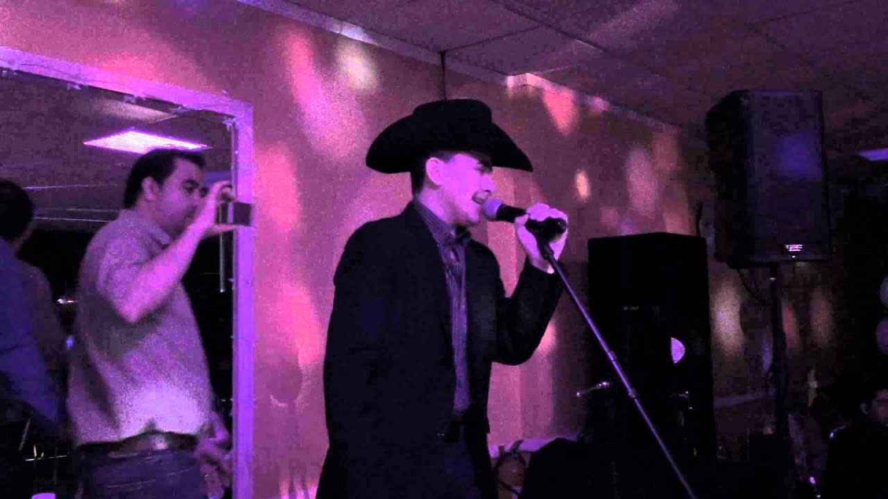 Danny Rea - No Llega el Olvido (Cover En Vivo) - YouTube
