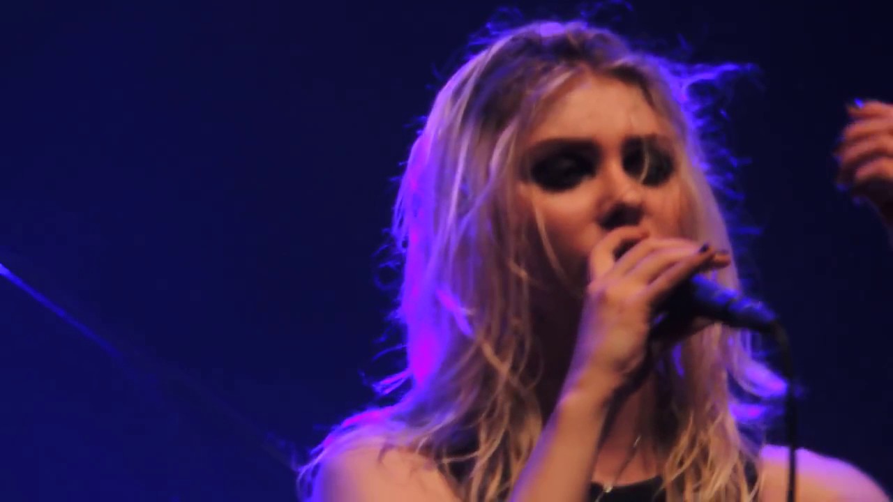 The Pretty Reckless - Just Tonight live em São Paulo, Brasil - YouTube