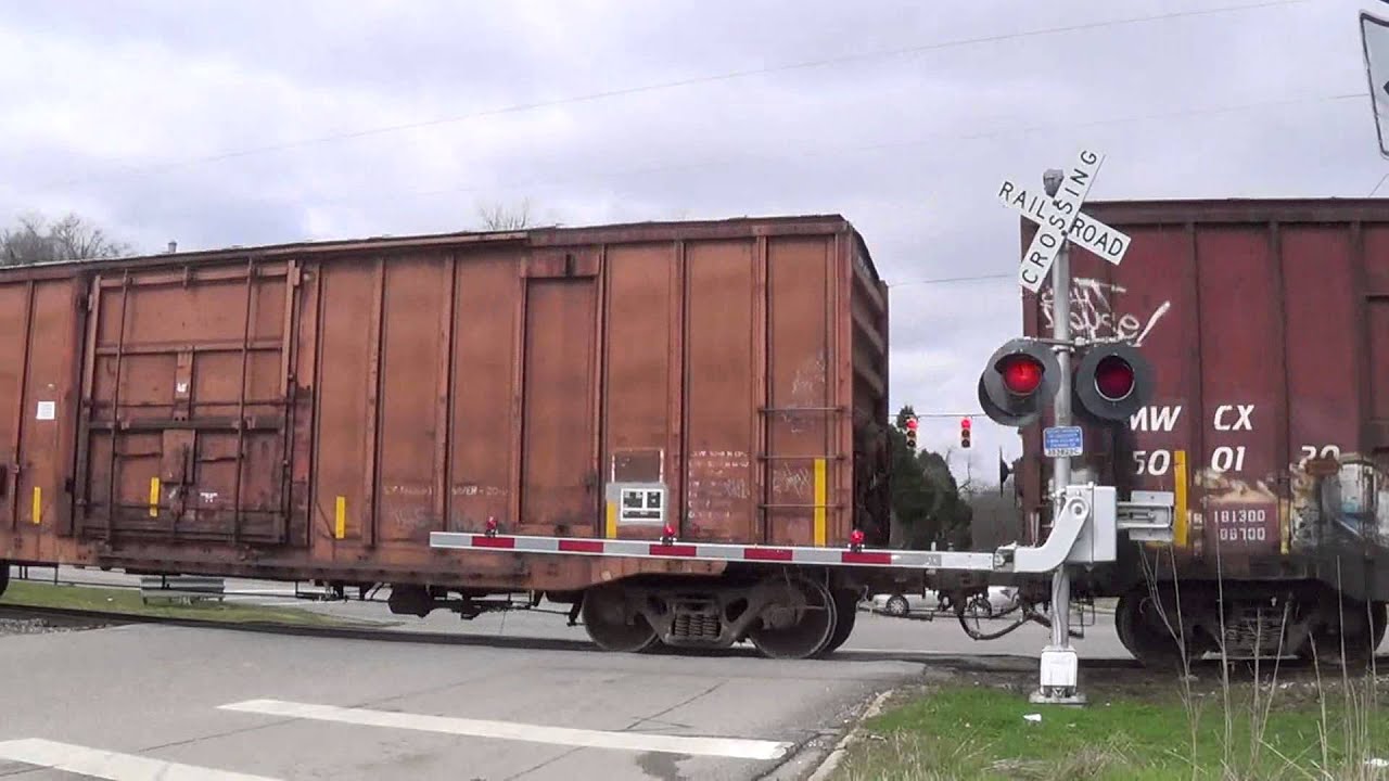 Cherry Street Railroad Crossing, Attalla, AL - YouTube