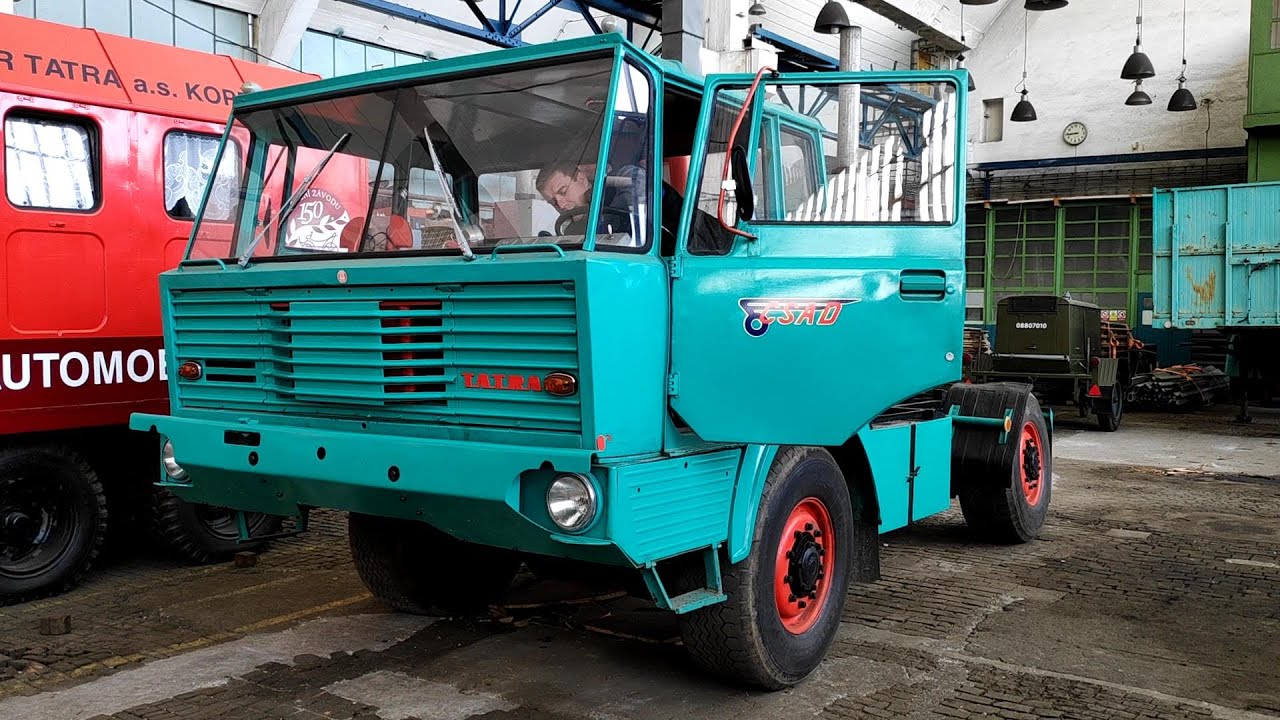 Tatra 813 NT 4x4 - přesun v muzeu Kopřivnice - YouTube