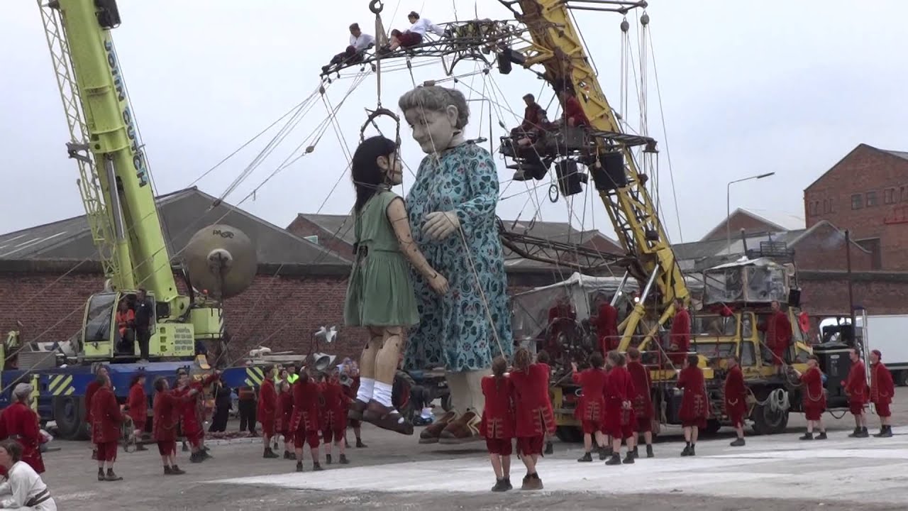 Grandmother Giant and Little Girl Giant at Clarence Dock Dancing ...