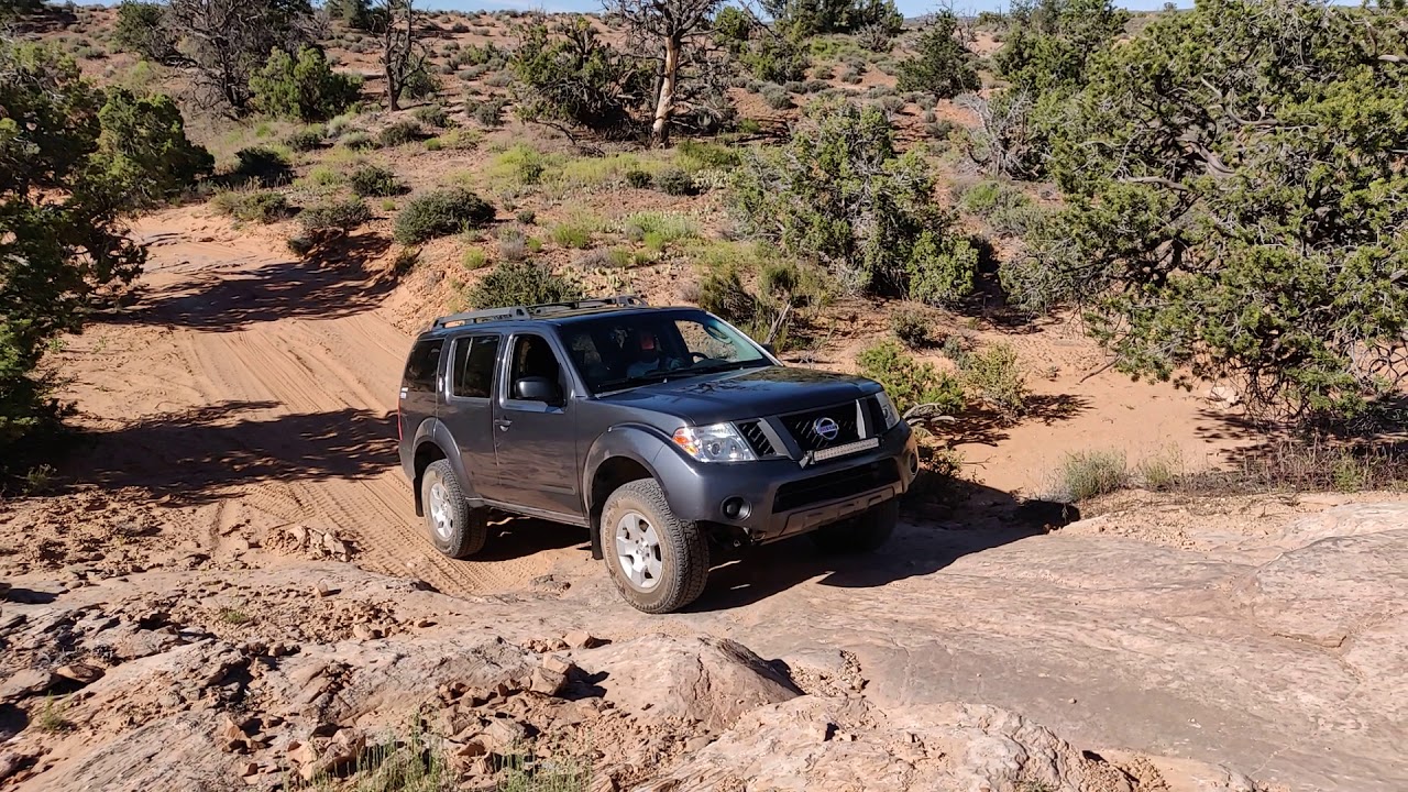 R51 Pathfinder off-road - YouTube