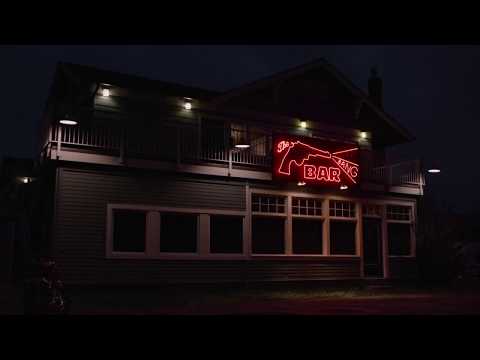 Twin Peaks: Roadhouse Sweeping Scene