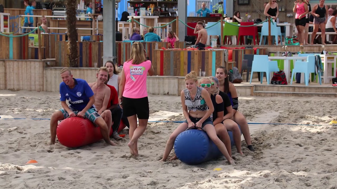 Indoor strand Happy Fun Beach - YouTube