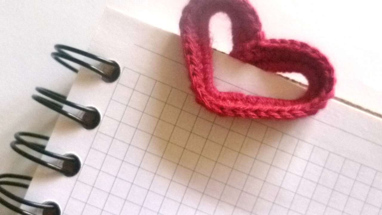 How To Make A Paper Clip Heart DIY Crafts Tutorial Guidecentral how-to-make-a-paper-clip-heart-diy-crafts-tutorial-guidecentral