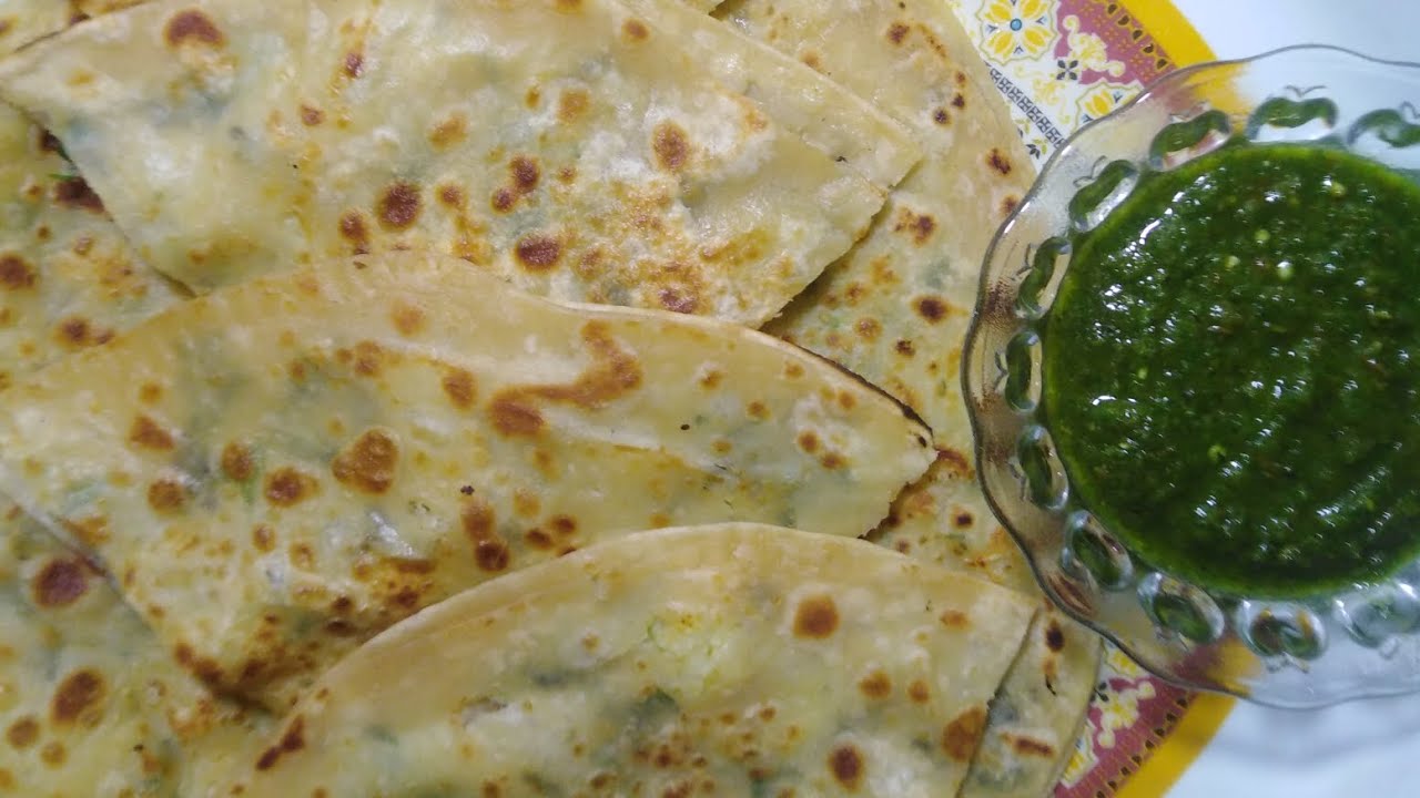 CRISPY AALO KAY PARATHAY. - YouTube