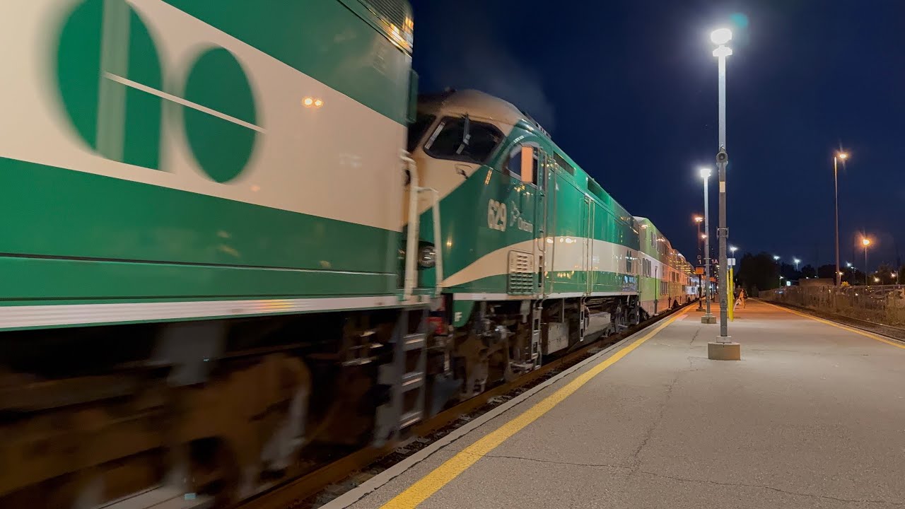 4K lots of trains at mimico go station - YouTube