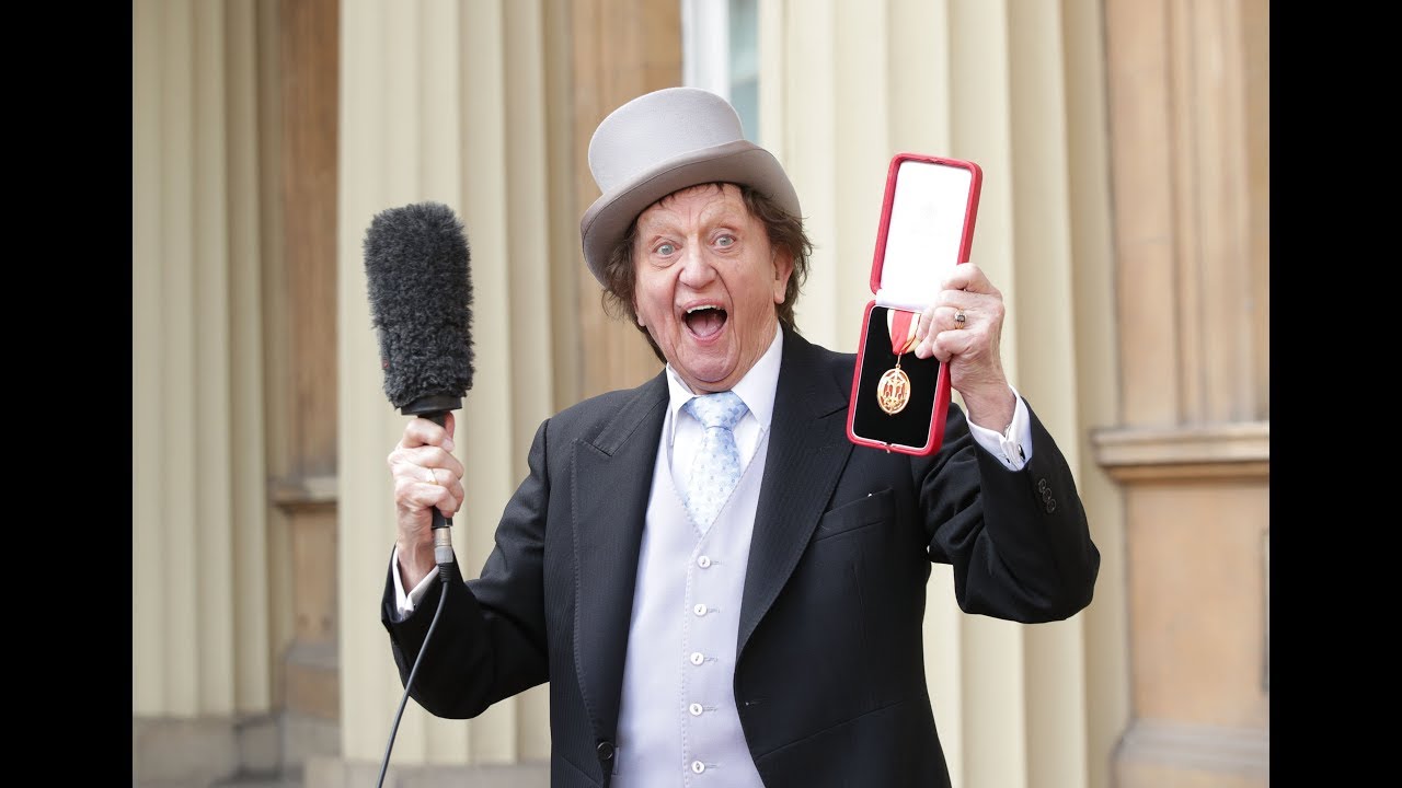 Comedian Sir Ken Dodd dies aged 90 | ITV News - YouTube