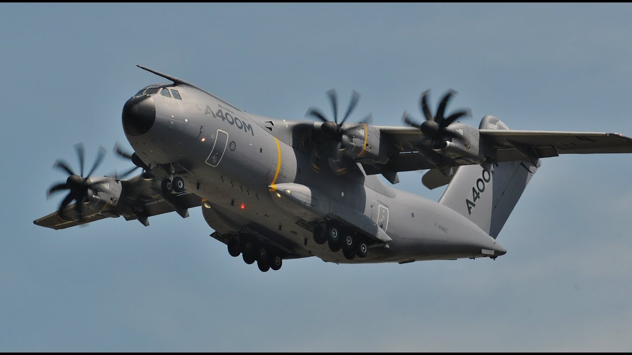 Airbus A400M Impressive takeoff!!! RIAT 2104 - YouTube