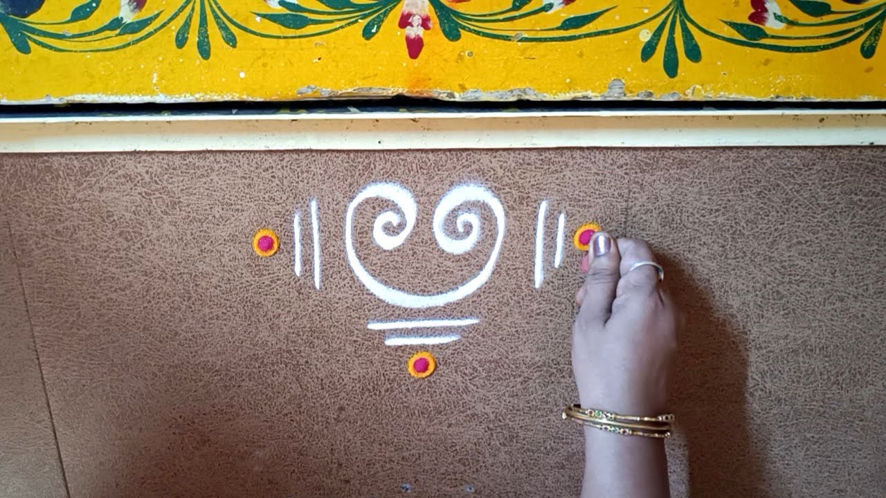Easy border rangoli designs in front of door | Friday rangoli | Lakshmi ...