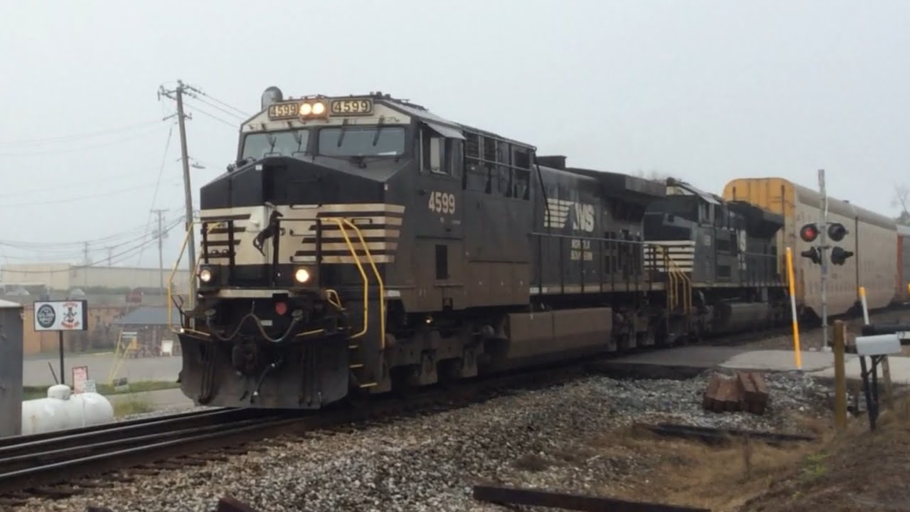 NS 4599 (Sick Hybrid K5LA) leads 2x0 on short NS 218 - Powell, TN (10/5/2024) - YouTube