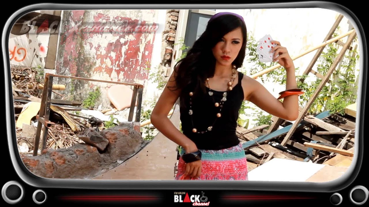 Dev, Unpredictable Girl - YouTube