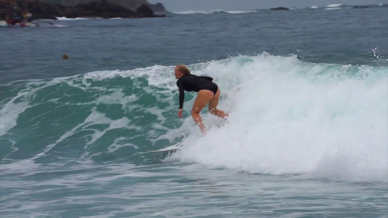 Peony Knight Surfing Sri Lanka Mirissa - YouTube
