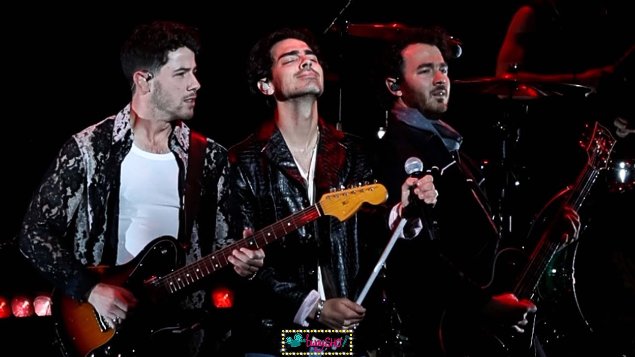 Jonas Brothers: "BB Good" (Broadway Residency NYC) - YouTube