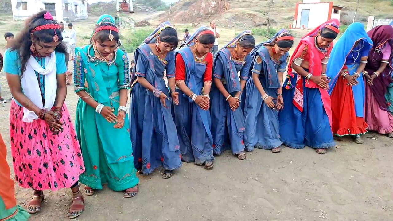 Adivasi Garba | आदिवासी नवाई गरबा गीत | Adivasi Navai Garba | आदिवासी ...