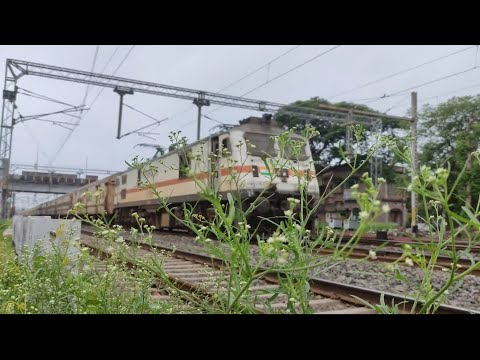 13187/Maa Tara Express | Sealdah | |Rampurhat| High speed crossing ...