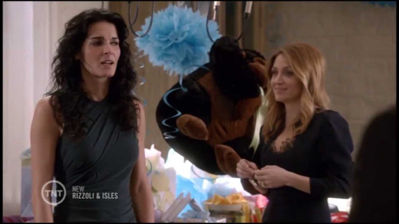 Rizzoli & Isles Jane and Maura Scene 4.03 "Let's go" - YouTube
