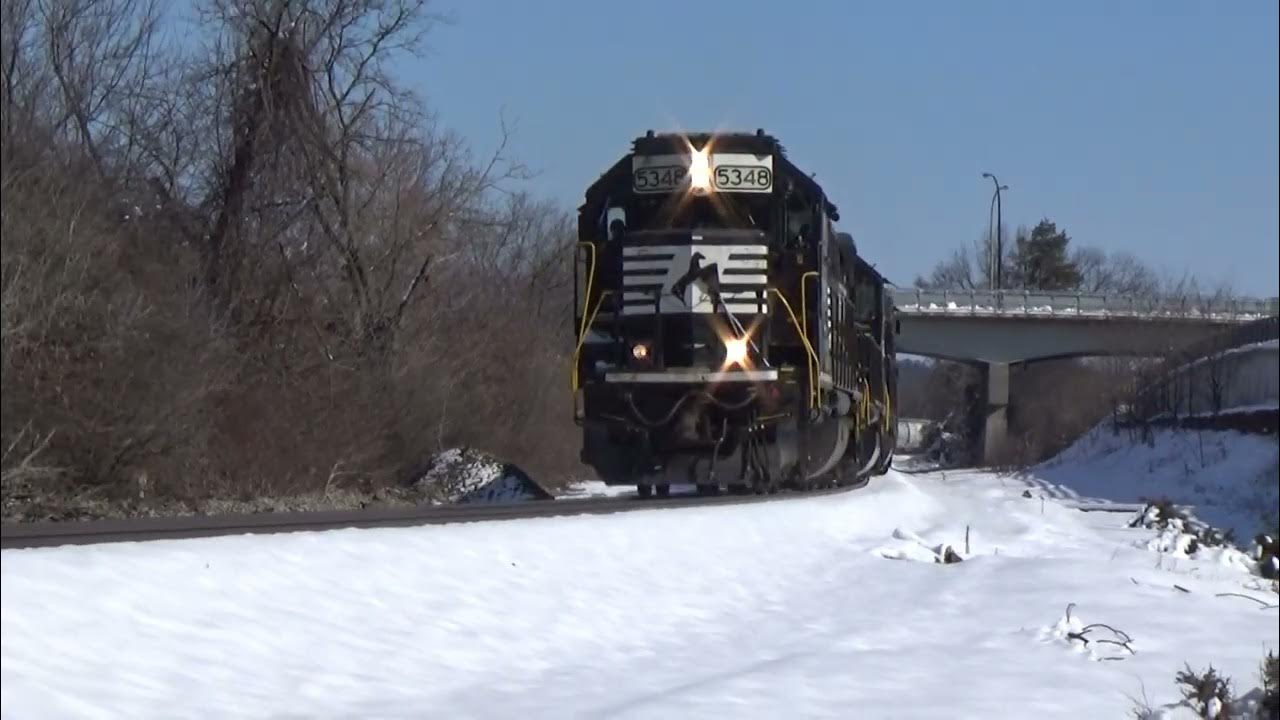NS B25 with a trio of standard cabs & great RS3L in Ann Arbor, MI - YouTube