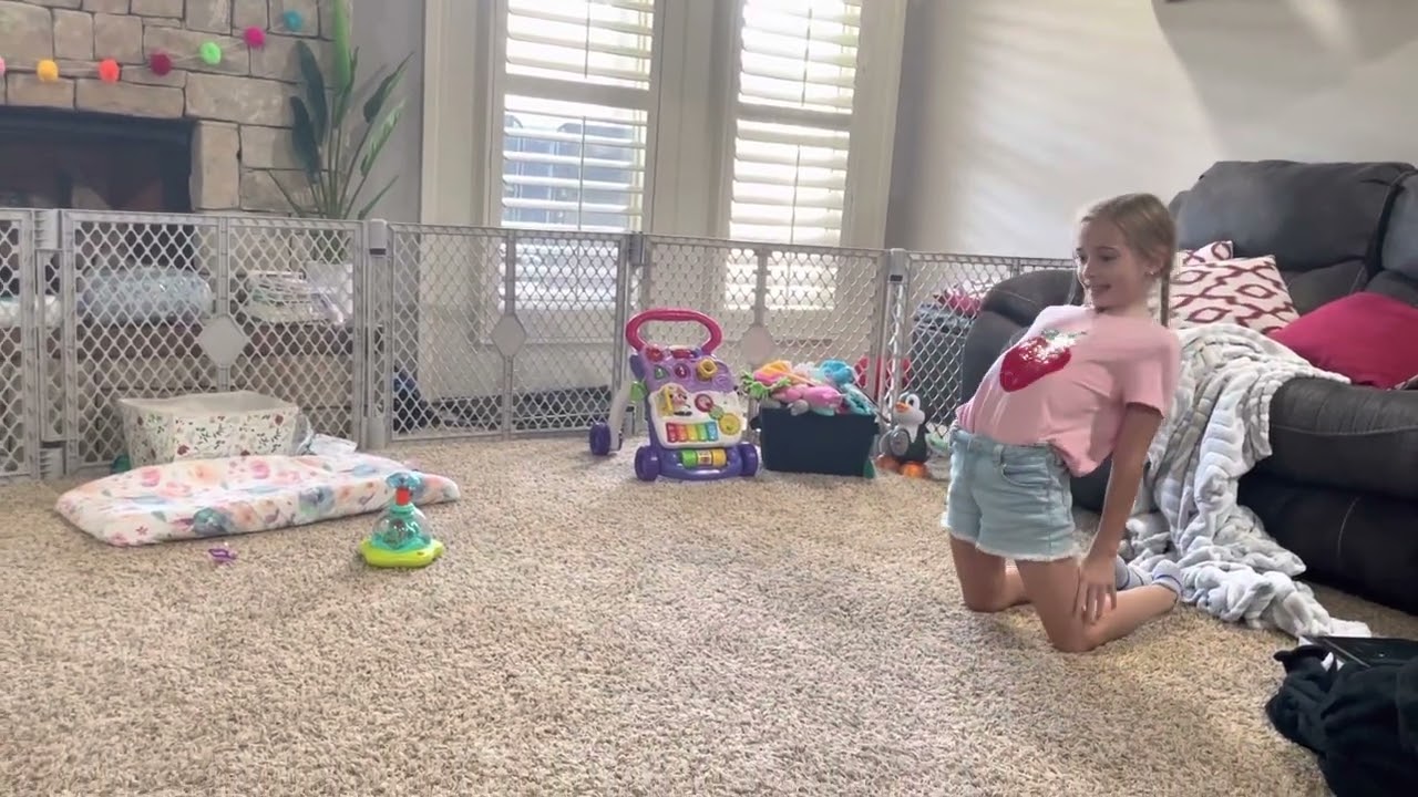 Flexibility Showoff Charli / Future Contortionist - YouTube