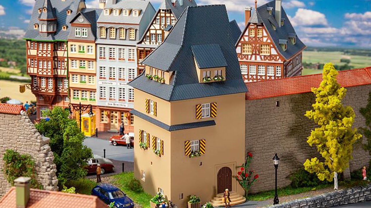 FALLER - Historisches Stadthaus H0 - Neuheit 2021 - YouTube