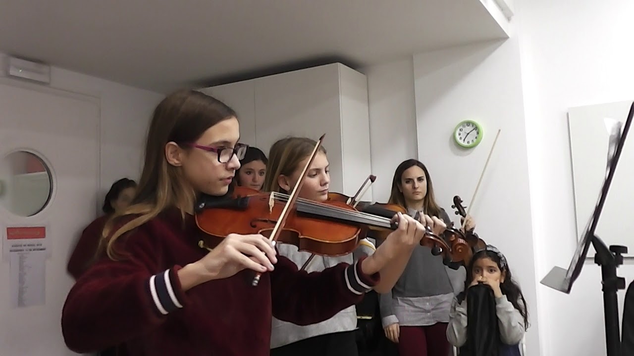 Julia Roig & Alba Carmona "Where o where has my little dog gone? S.M ...