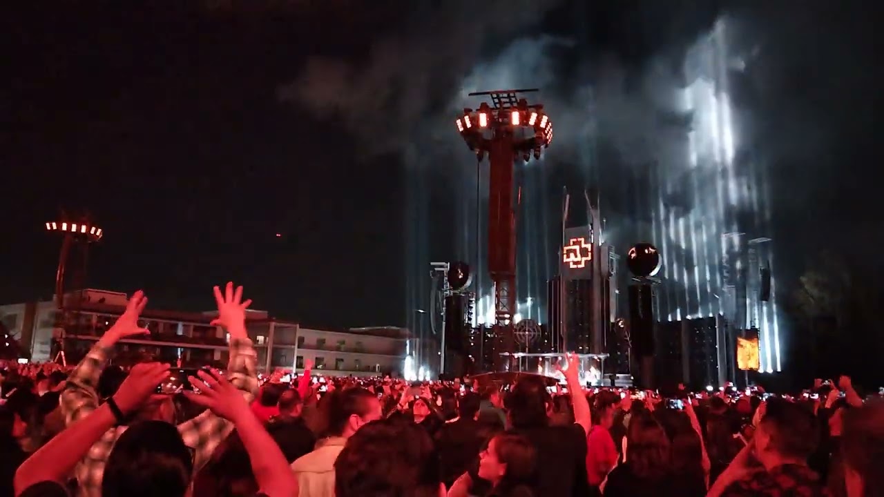 Rammstein Foro Sol México 2 octubre 22-5 - YouTube