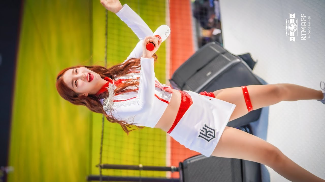 KTwiz 응원단의 미녀 김진아치어리더(KTwiz파크 개막전) - YouTube