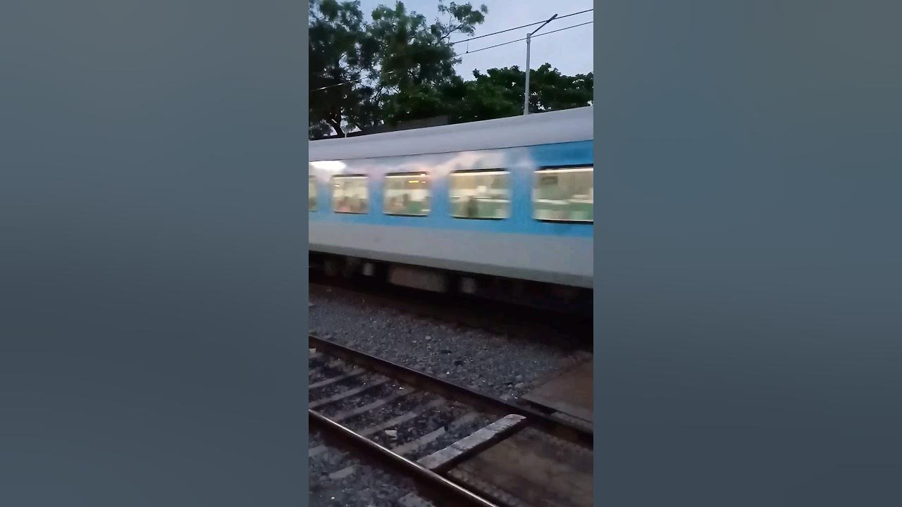 12341 Howrah Asansol Agnibina Express #train - YouTube