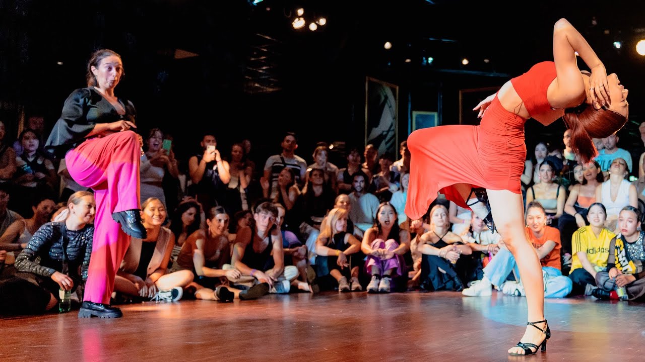 SEMIFINAL- Cera vs Sofia - Eleganza Waacking Festival 2023 - YouTube