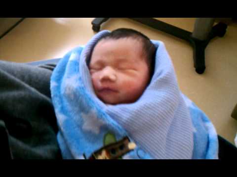 Baby Zoohmoov Elliot Moua - YouTube