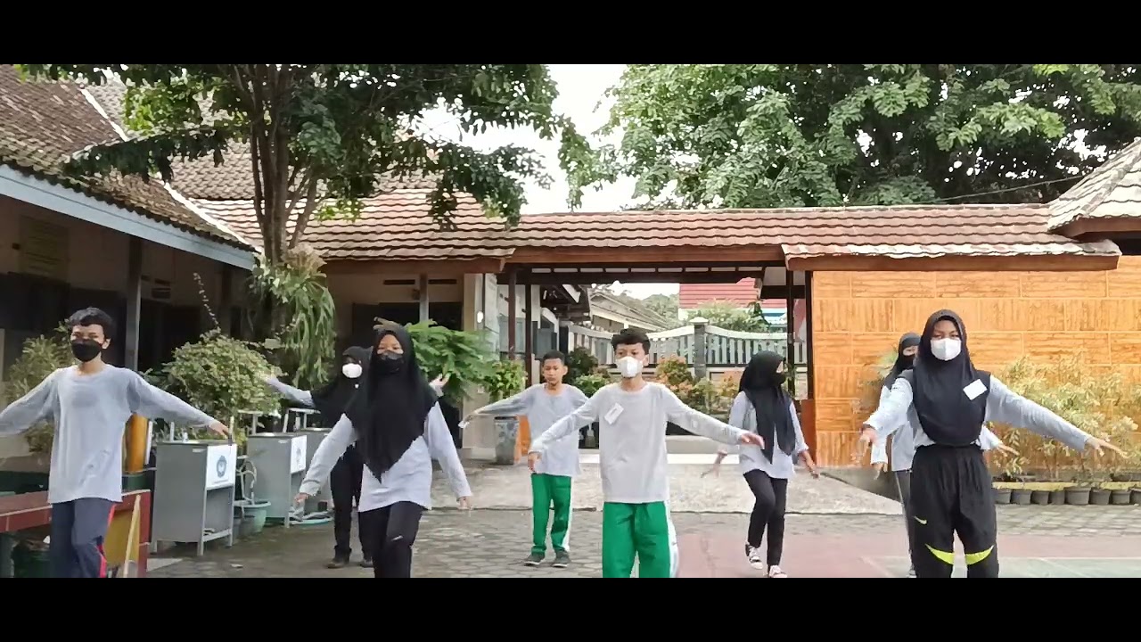 senam P5 smpn 2 ngaglik - YouTube