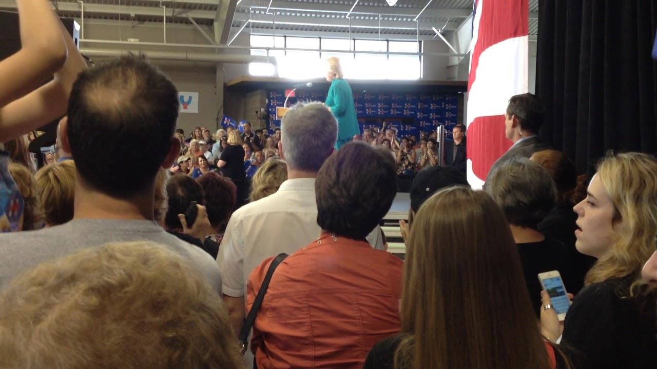 Hillary Clinton Speaking at the Iowa State Fair Grounds - YouTube