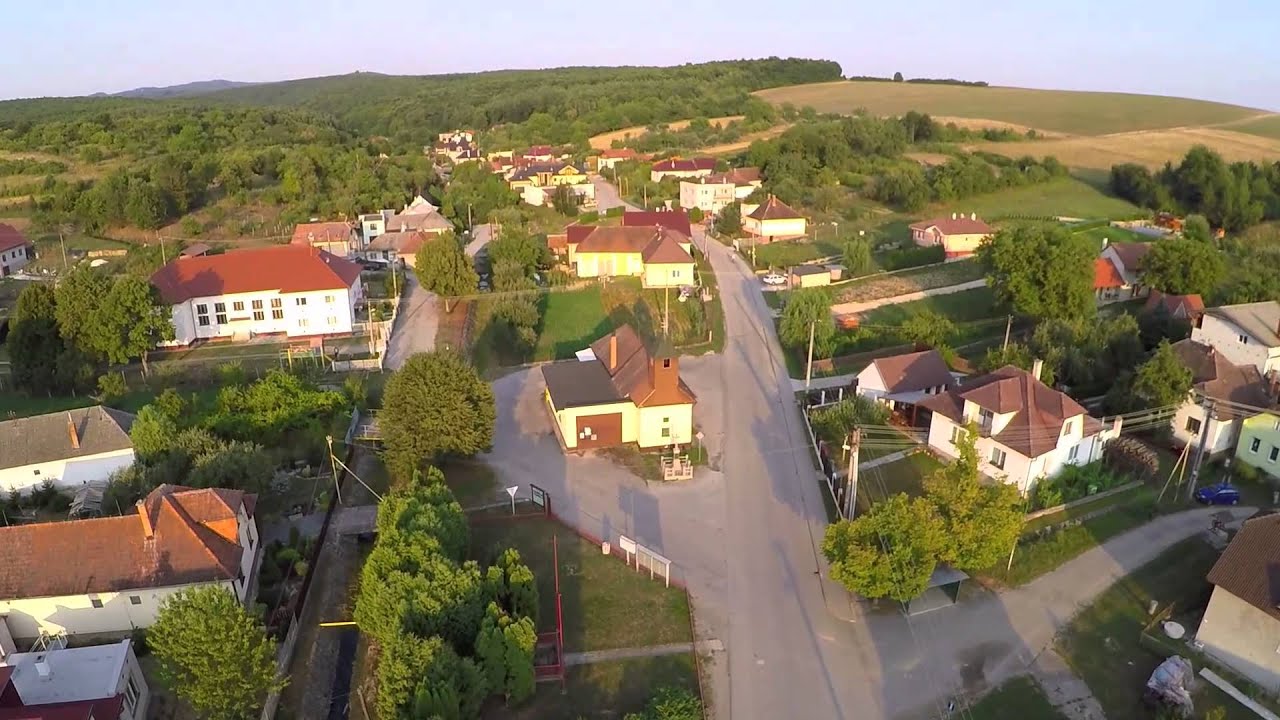 Obec MIEZGOVCE z vtáčej perspektívy - YouTube