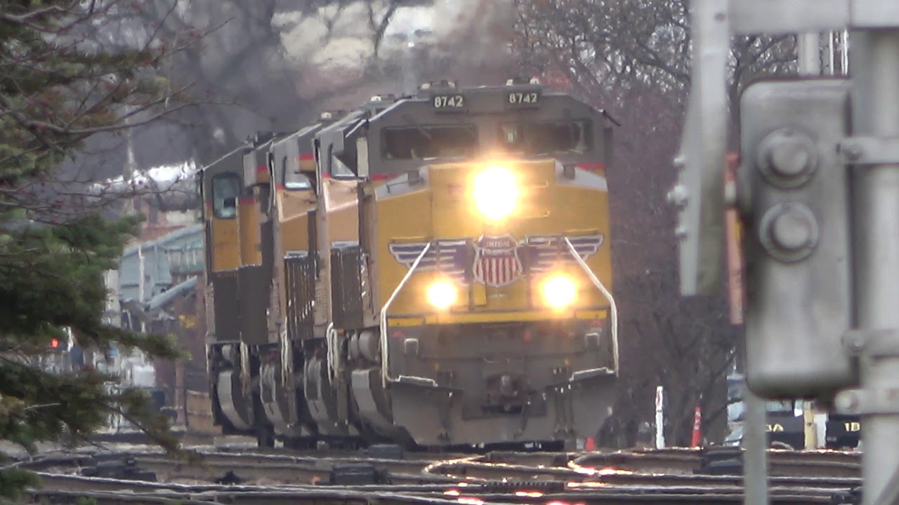 UPRR Four Loco Light Power Near The Proviso Rail Yard - YouTube