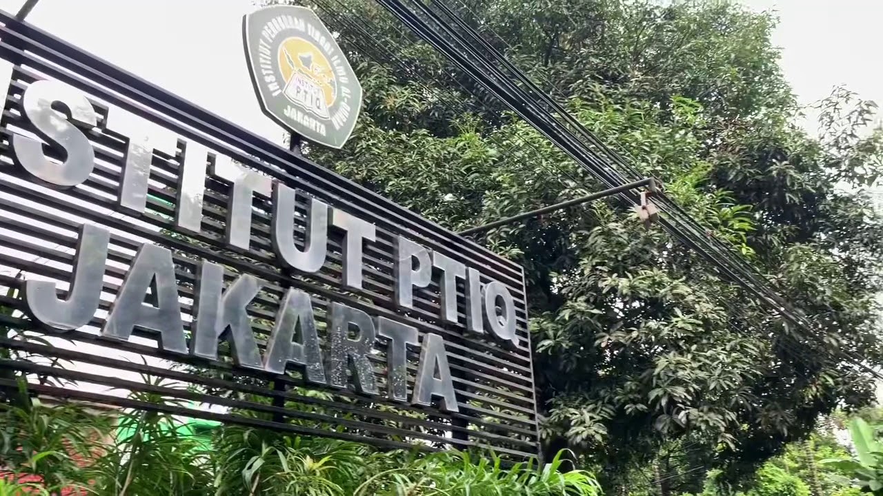 Institut PTIQ Jakarta - YouTube