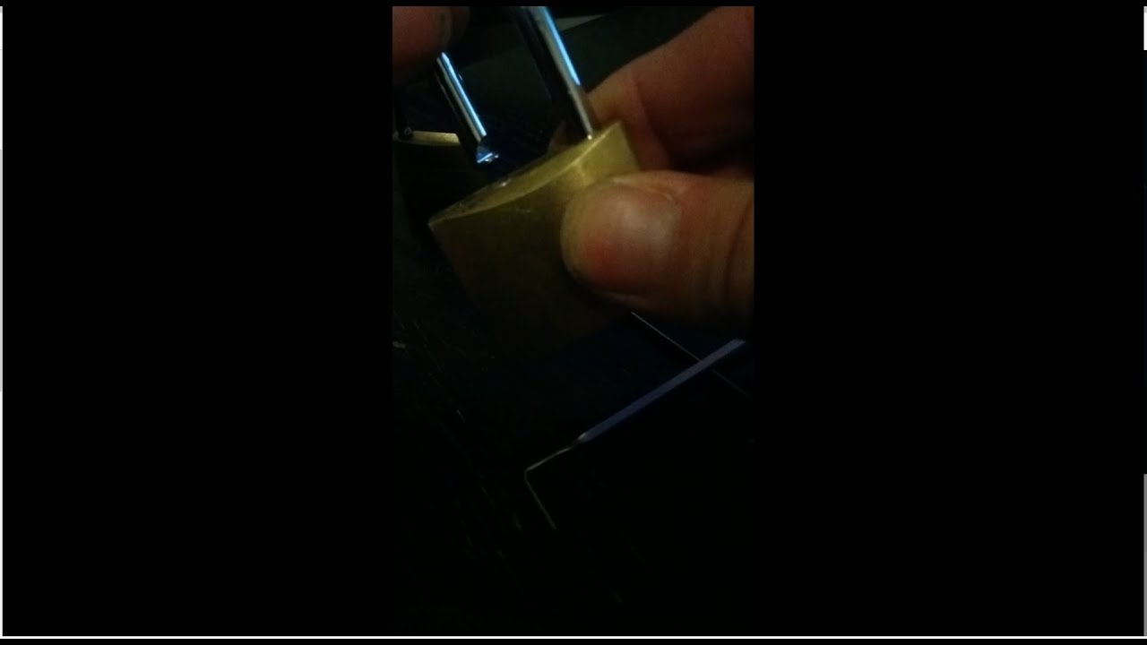 Single-pin-picking two simple locks - YouTube