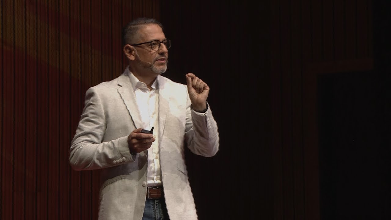 A propósito de competencias | Roy Ramírez | TEDxPuraVidaED - YouTube