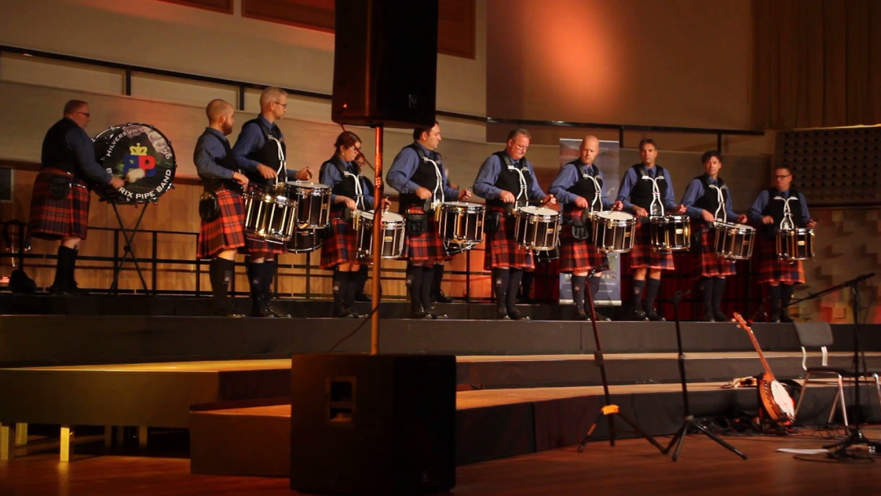 Drum Salute Beatrix Pipe Band drumcore 2016 - YouTube