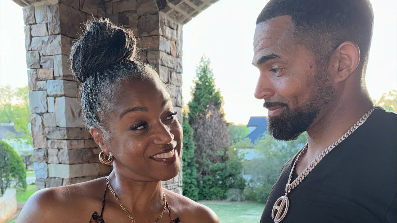 When Rolonda tricks Anthony into signing himself out of the theater ...