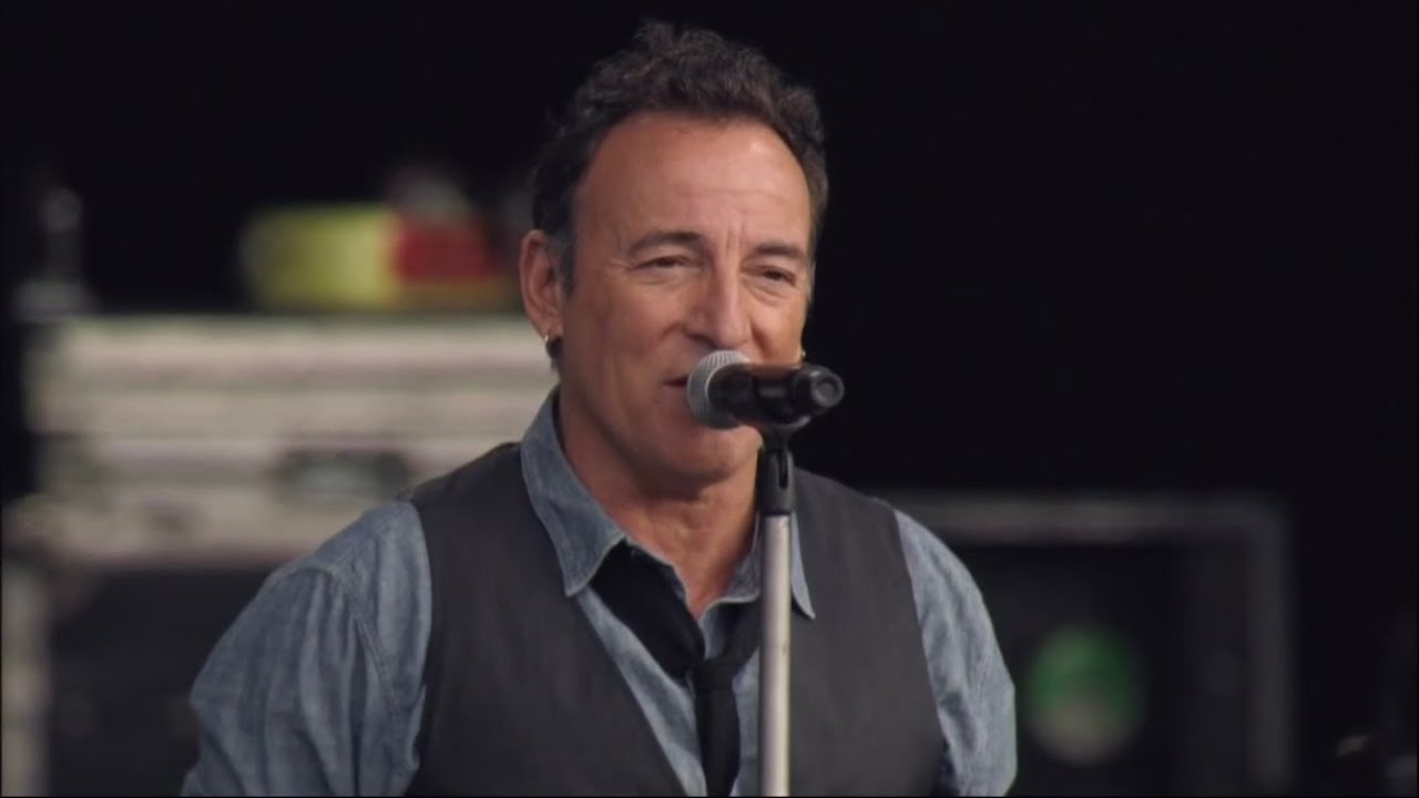 Thunder Road - Bruce Springsteen (live at Hard Rock Calling 2012) - YouTube