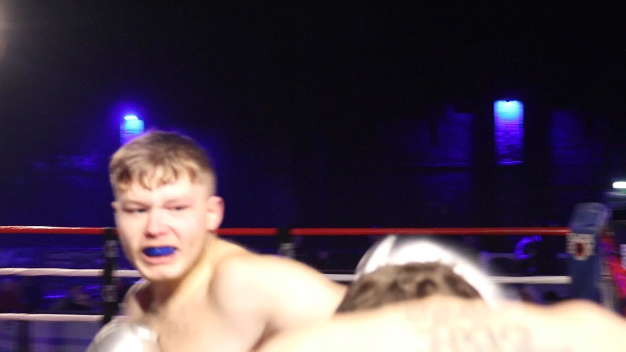 Steve Powers vs Aaron Griffiths - Welsh Combat Series 6 Vale Sports ...