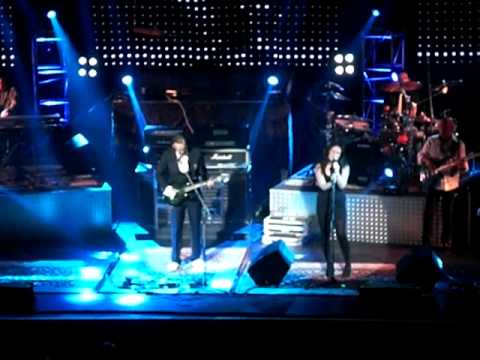 Joe Bonamassa and Sandi Thom - YouTube