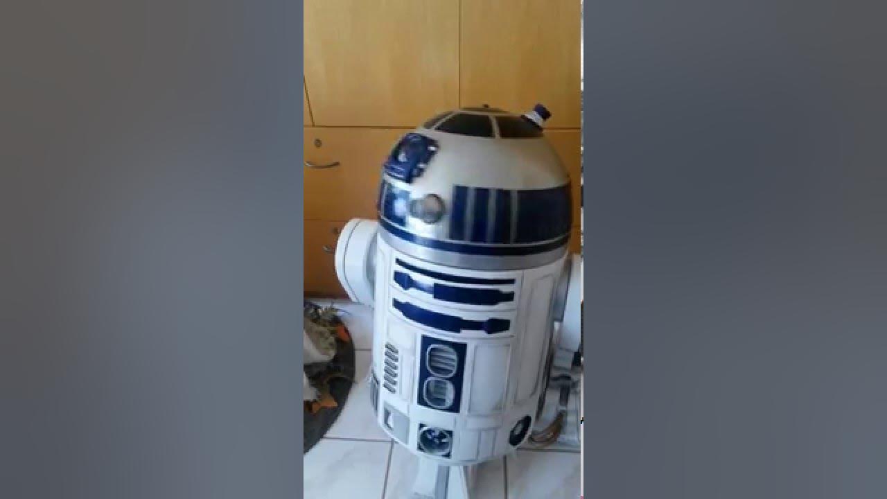 R2D2 new sound system - YouTube