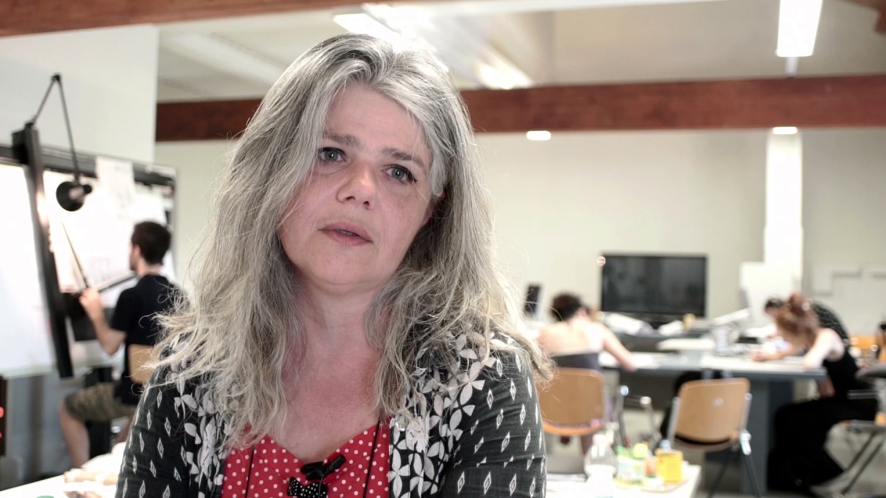 Corso di #Scenografia - intervista a Daniela Pareschi, ex allieva - YouTube