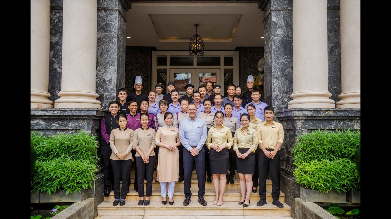 GIỚI THIỆU TẬP ĐOÀN ROYAL CAPITAL - YouTube