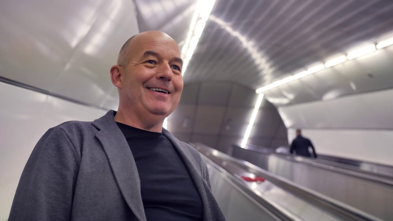 Dirk Herrmann bewegt Wien - YouTube